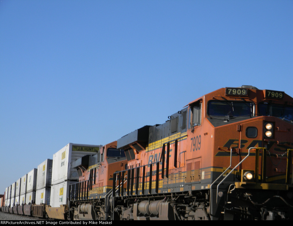 BNSF 7909